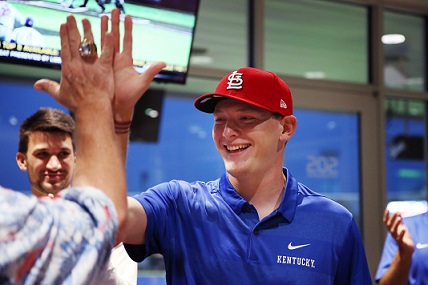 Thompson Signs with the Cardinals